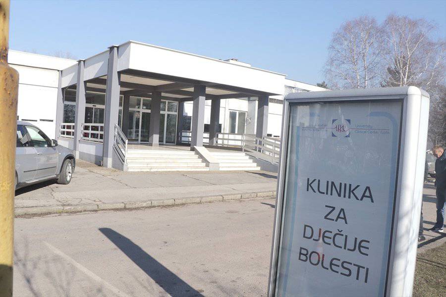 Sve više hospitalizirane djece na UKC Tuzla - Tuzla L!VE