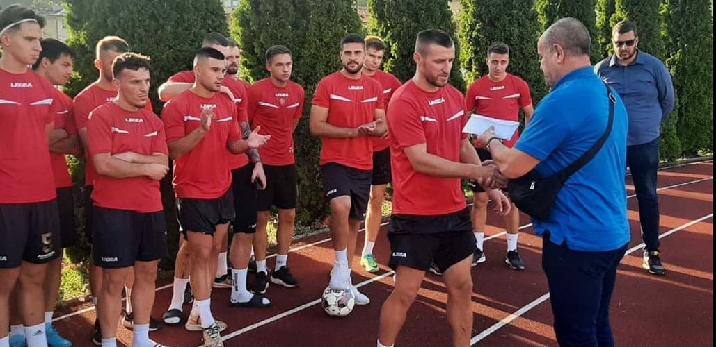 Fudbaleri Slobode nakon 10 uzastopnih pobjeda dobili premije - Tuzla L!VE