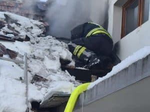 Požar na porodičnoj kući u tuzlanskom naselju Mosnik - Tuzla L!VE